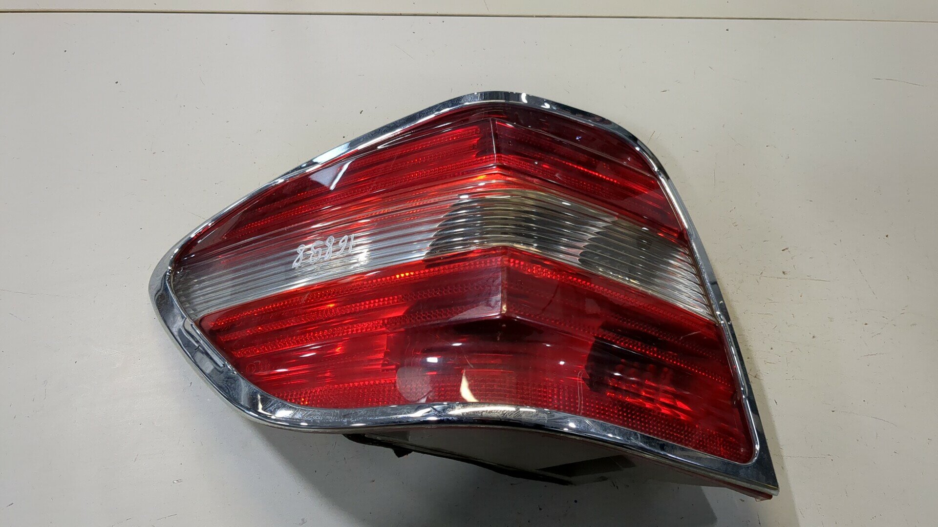 Фонарь (задний) левый Mercedes ML W164 Б/У