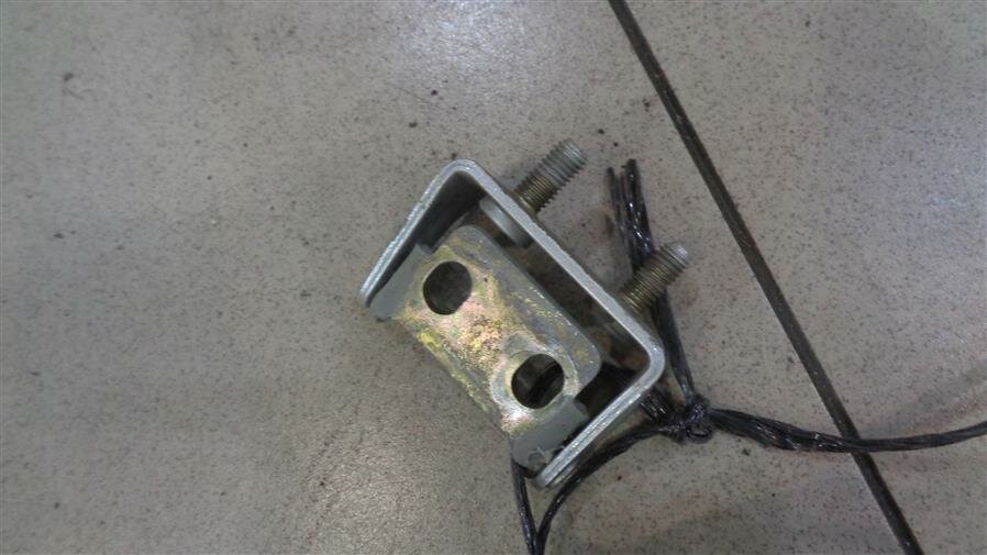 Петля двери багажника левая от BYD F3 2005-2013