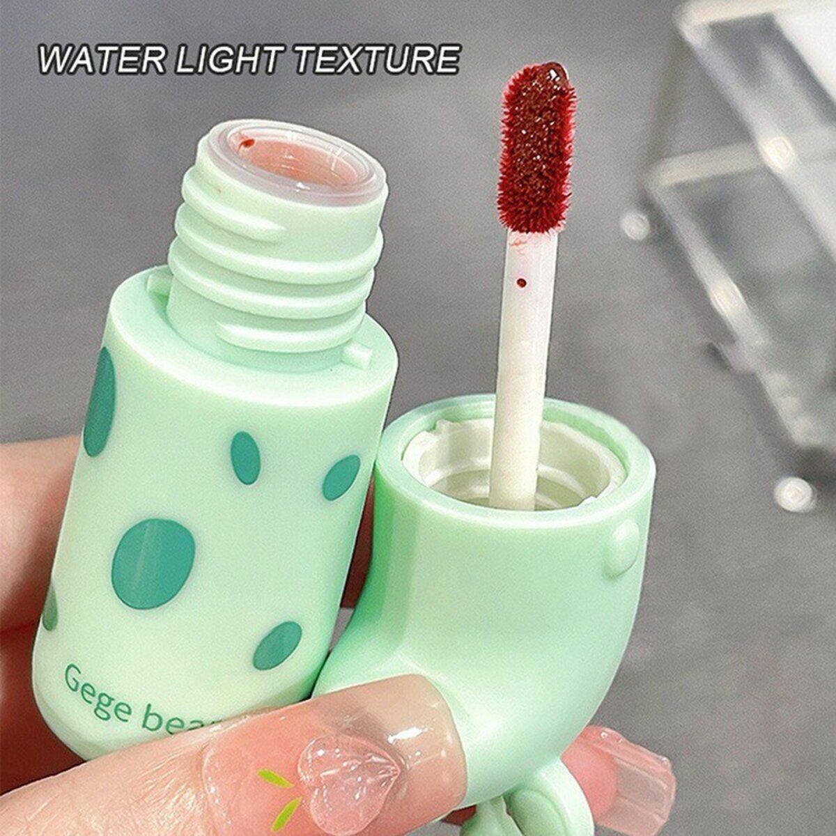 Увлажняющий глянцевый блеск для губ