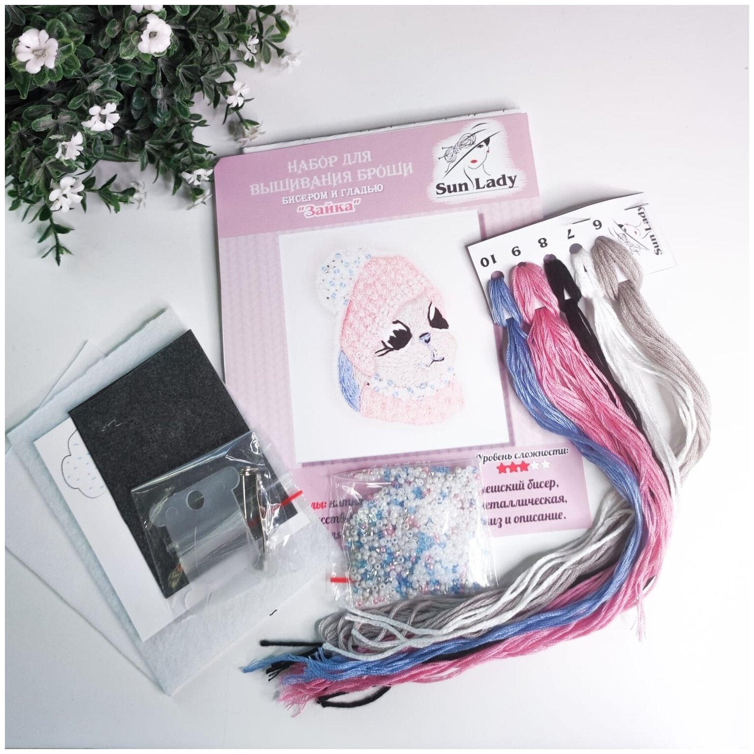 Набор для вышивания броши бисером и гладью "Зайка"