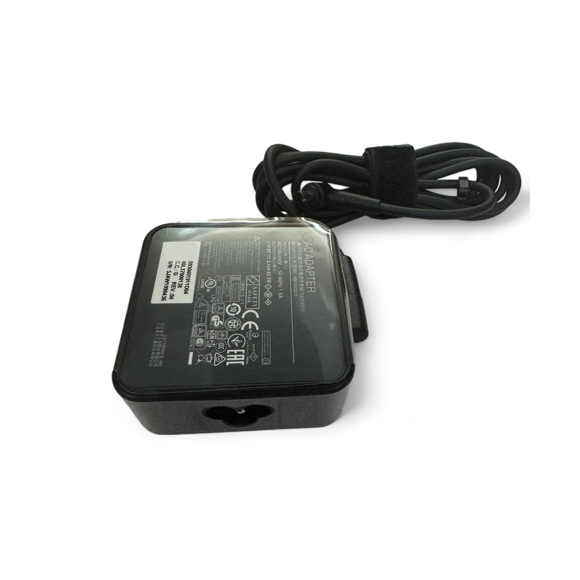 Блок питания (сетевой адаптер) для ноутбуков MSI 19V 3.42A 65W 4.5x3.0мм (квадратный корпус) черный, с сетевым кабелем