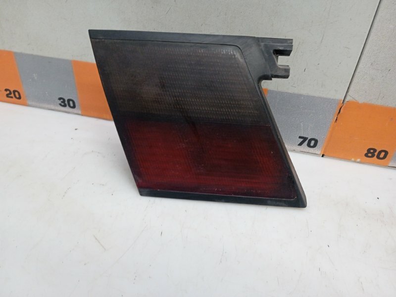 Б/У внутренний, лифтбэк, оригинал, Ниссан Примера П11 Фонарь задний левый Nissan Primera 1995-2000 P11 282747 NISSAN арт. 2...