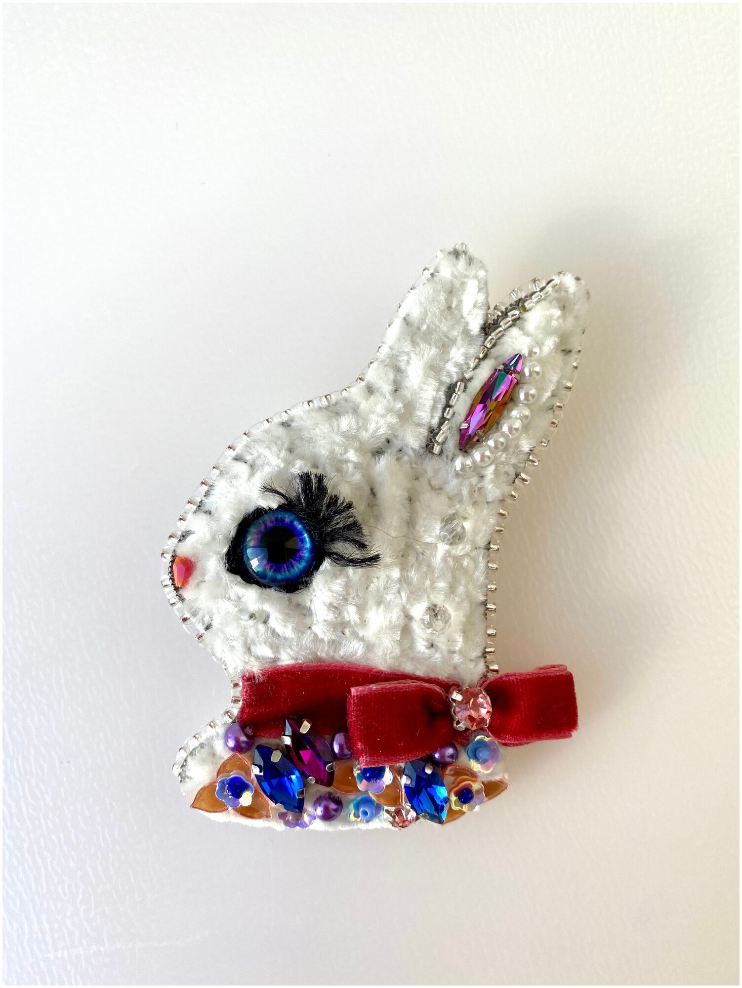 Брошь, бисер