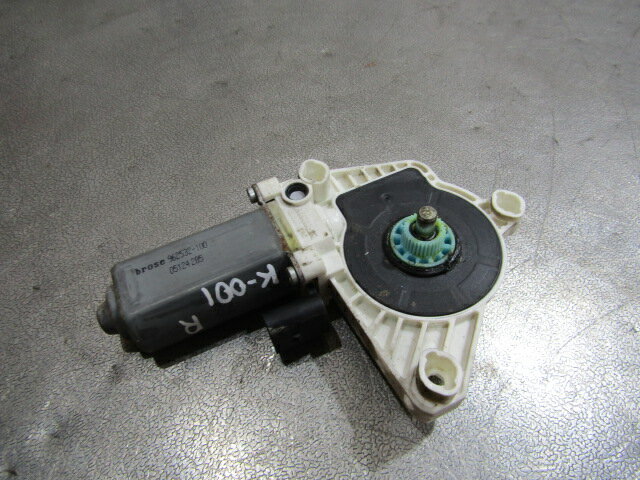 Моторчик стеклоподъемника правой двери а/м KAMAZ 5490, Mercedes Axor