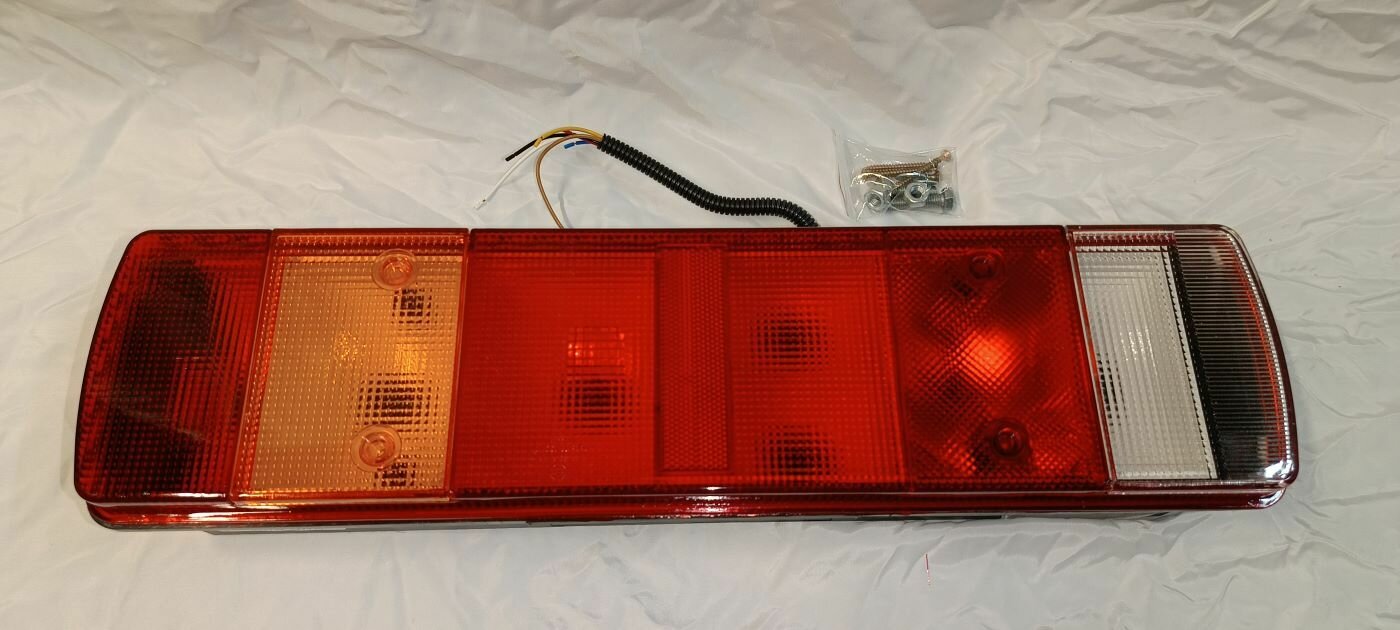 Фонарь VOLVO- SCANIA 0093 с кабелем (R) Россия(13303)