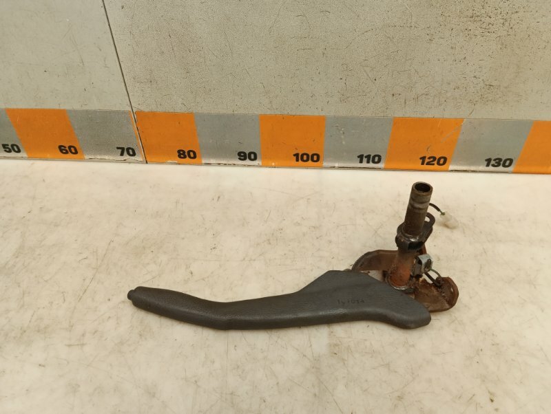 Б/У Мицубиси Спэйс Вагон Рычаг стояночного тормоза Mitsubishi Space Wagon 1998 2, N33W 338855 MITSUBISHI арт. mb784764