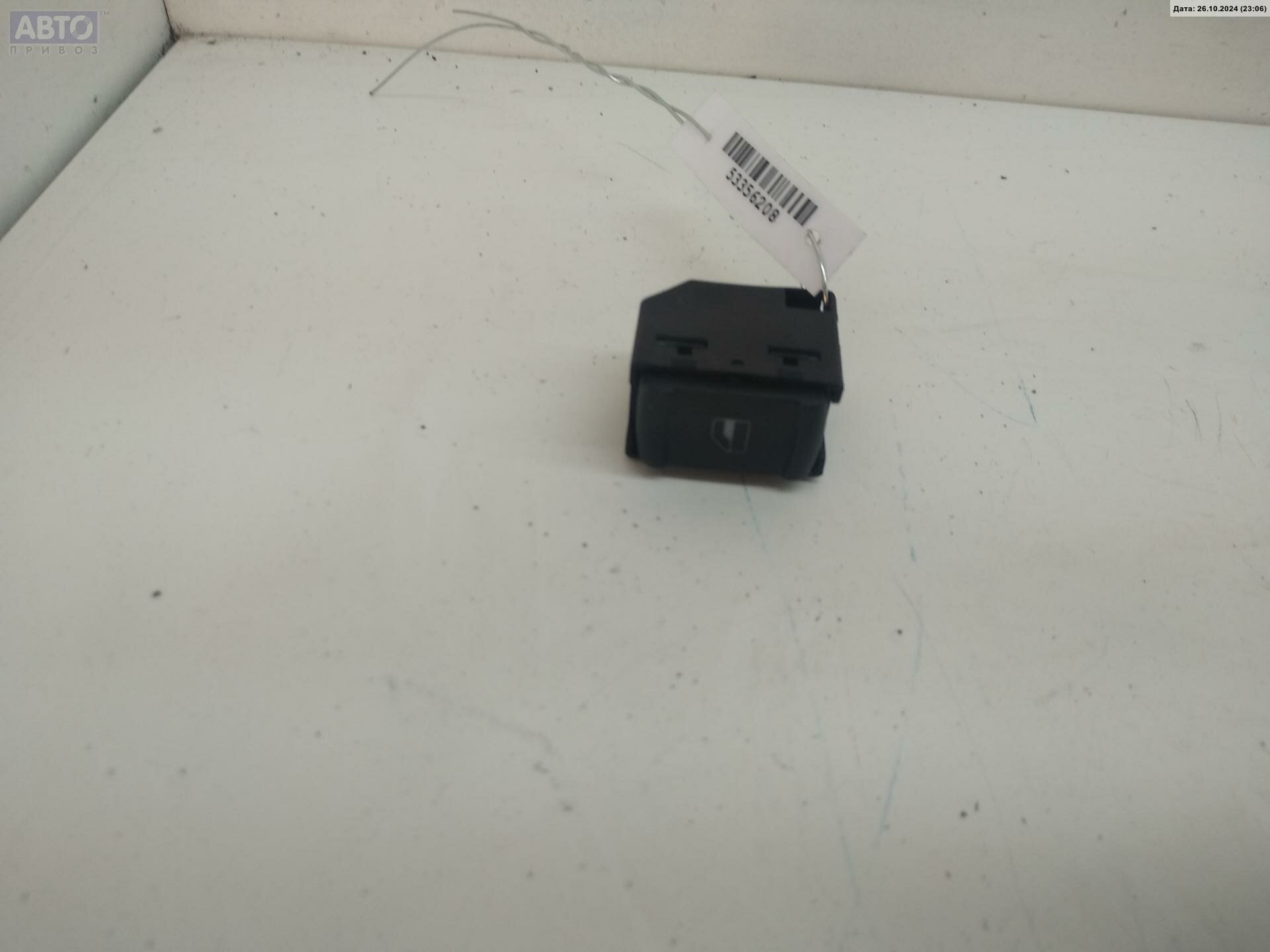 Кнопка стеклоподъемника переднего левого Volkswagen Golf-4