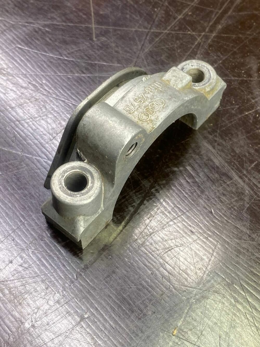 Бугель распредвала 058457d V6 VAG 5084 058457d