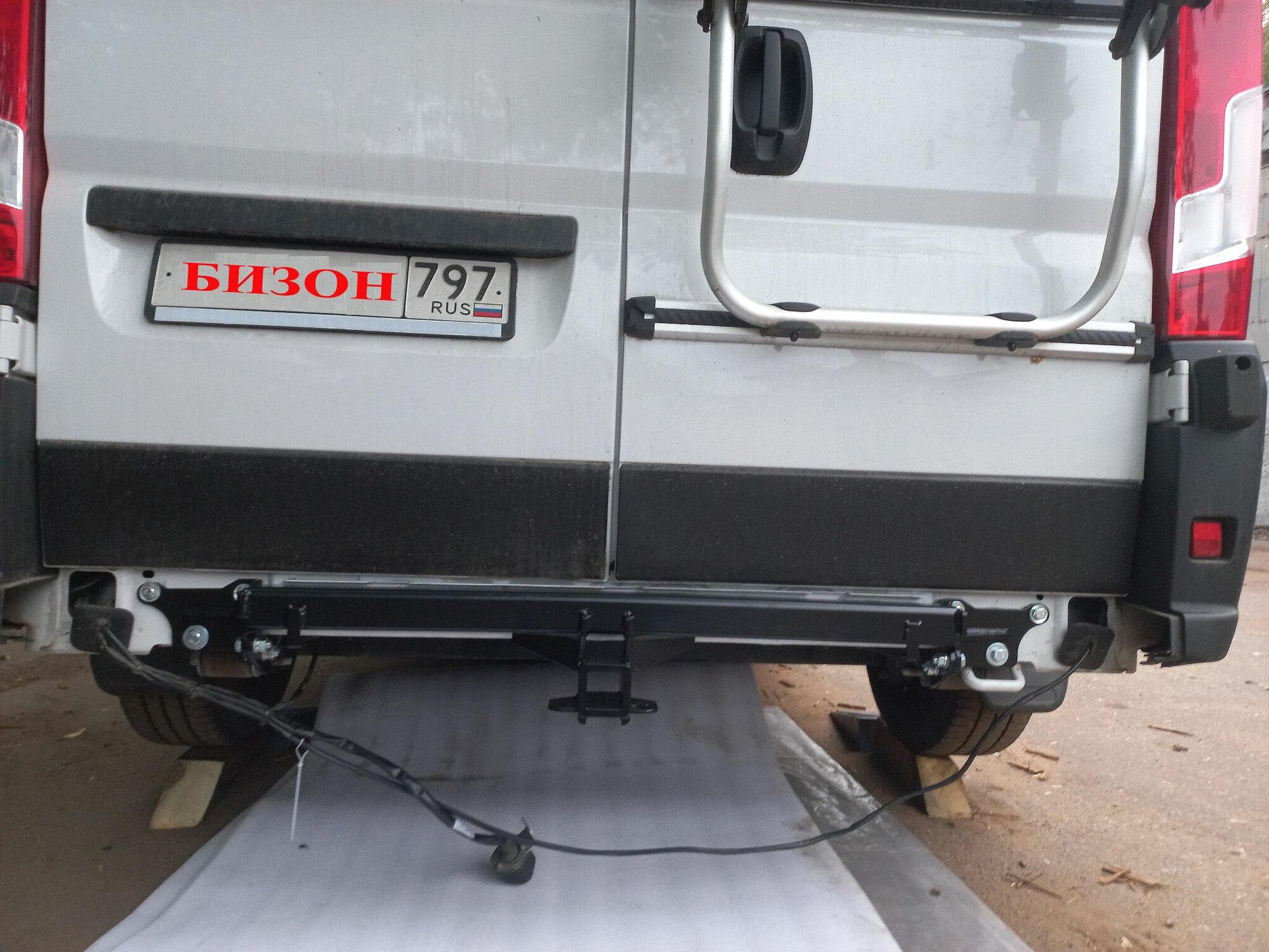 Фаркоп под квадрат для Fiat Ducato / Citroen Jumper / Peugeot Boxer, c 2006г, Бизон. FA 0340-E