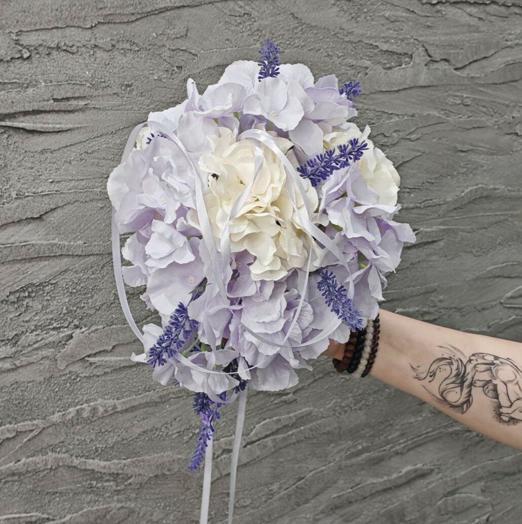 Свадебный букет дублёр из искусственных цветов гортензий и лаванды. Букет невесты