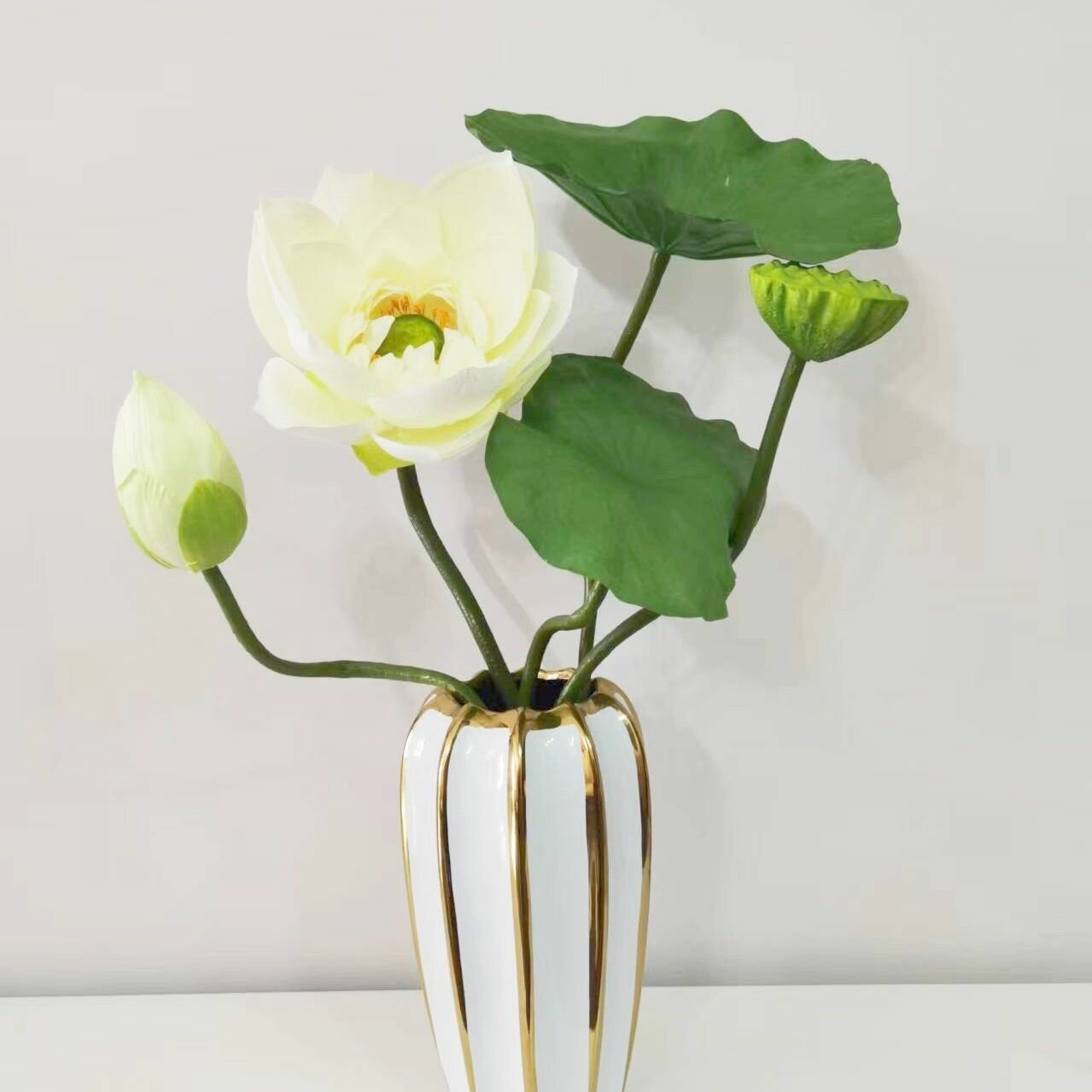 Искусственный цветок лотоса в китайском стиле, реалистичный на ощупь, с листьями и стеблем, декор для пруда с лотосами, искусственные цветы, флористическое искусство, реквизит для представлений Будды