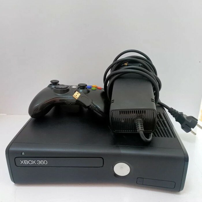Игровая приставка Microsoft Xbox 360