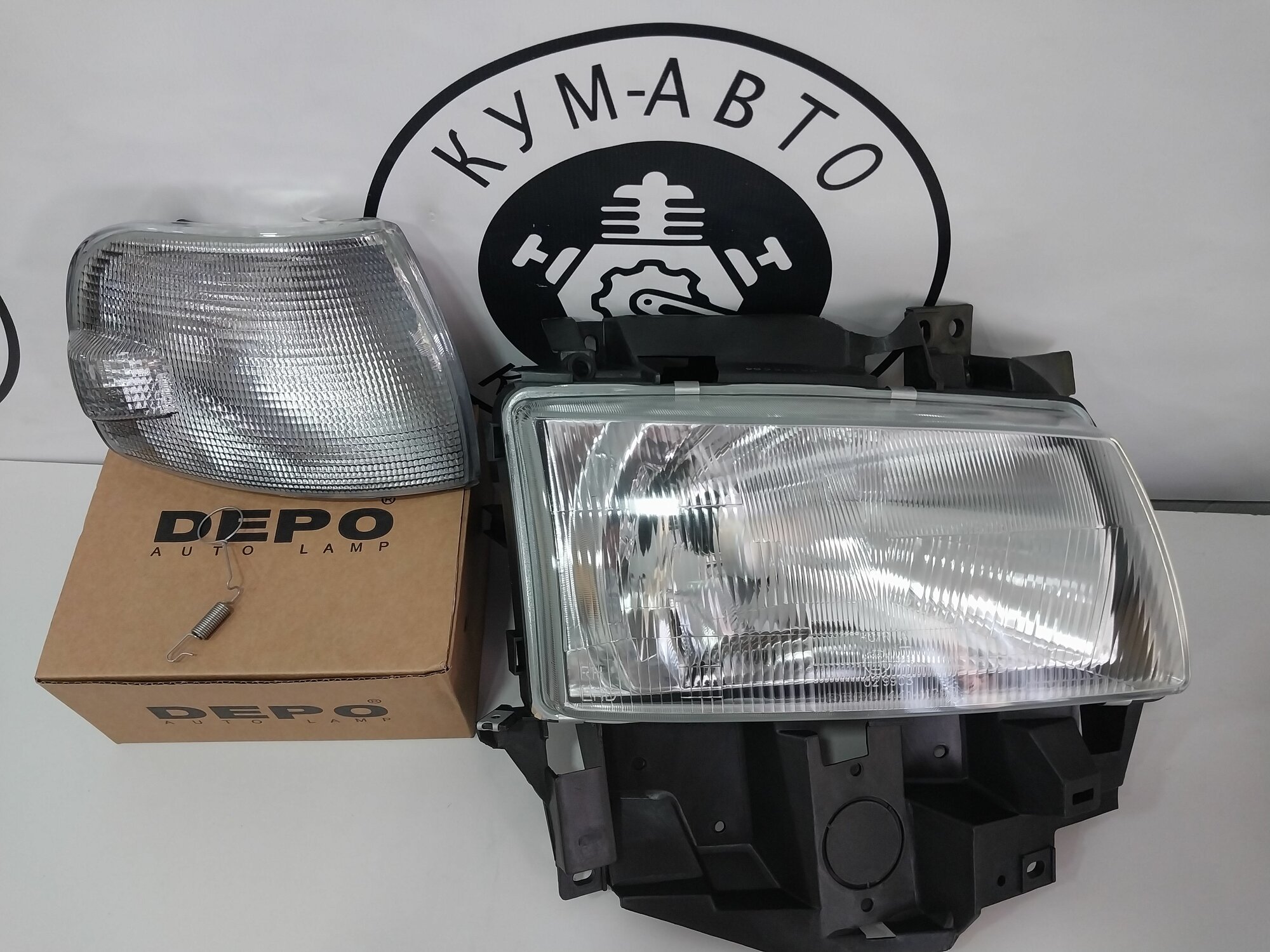 Правая фара с поворотником Фольксваген Транспортер Т4 рестайлинг 1997- белая VW Transporter T4 depo отличное качество