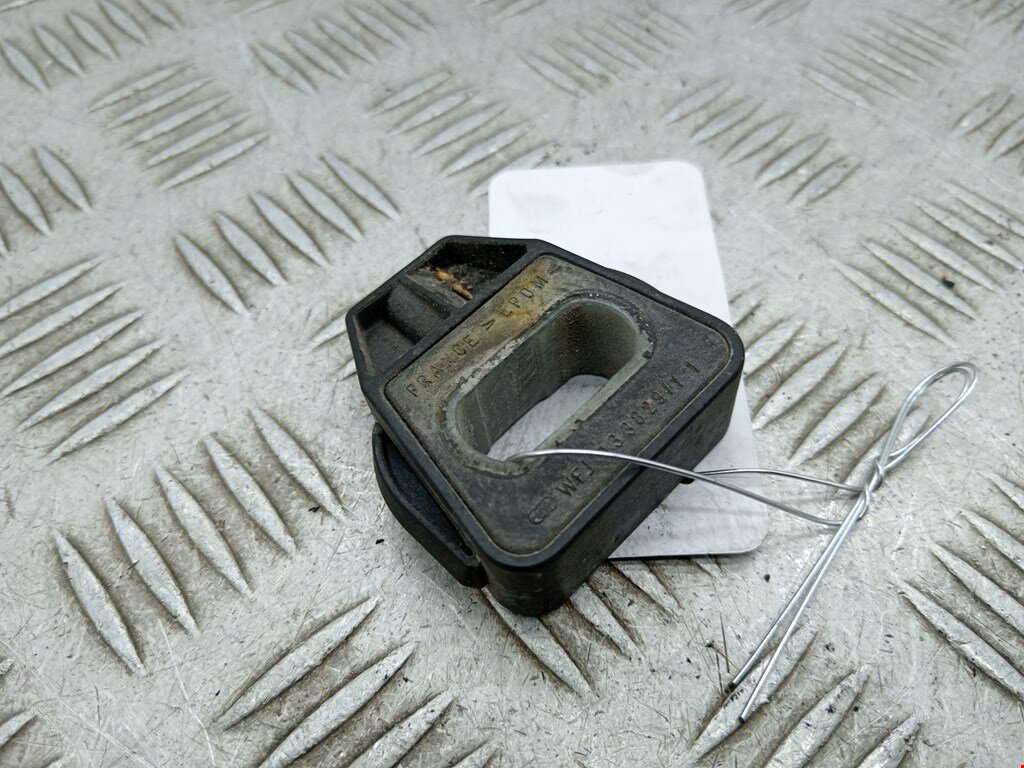 Кронштейн (крепление) радиатора Volkswagen Bora(Jetta) 1J0806157F арт. 2190280