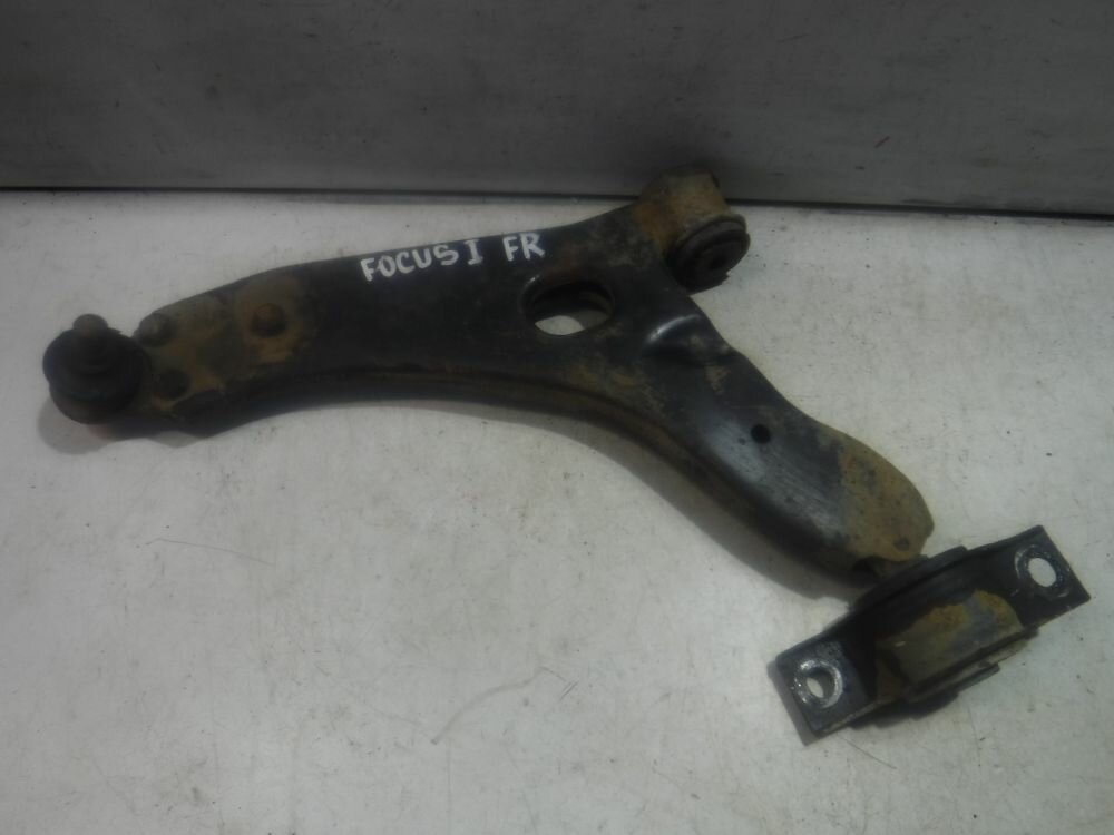 Рычаг передний нижний правый Ford Focus I
