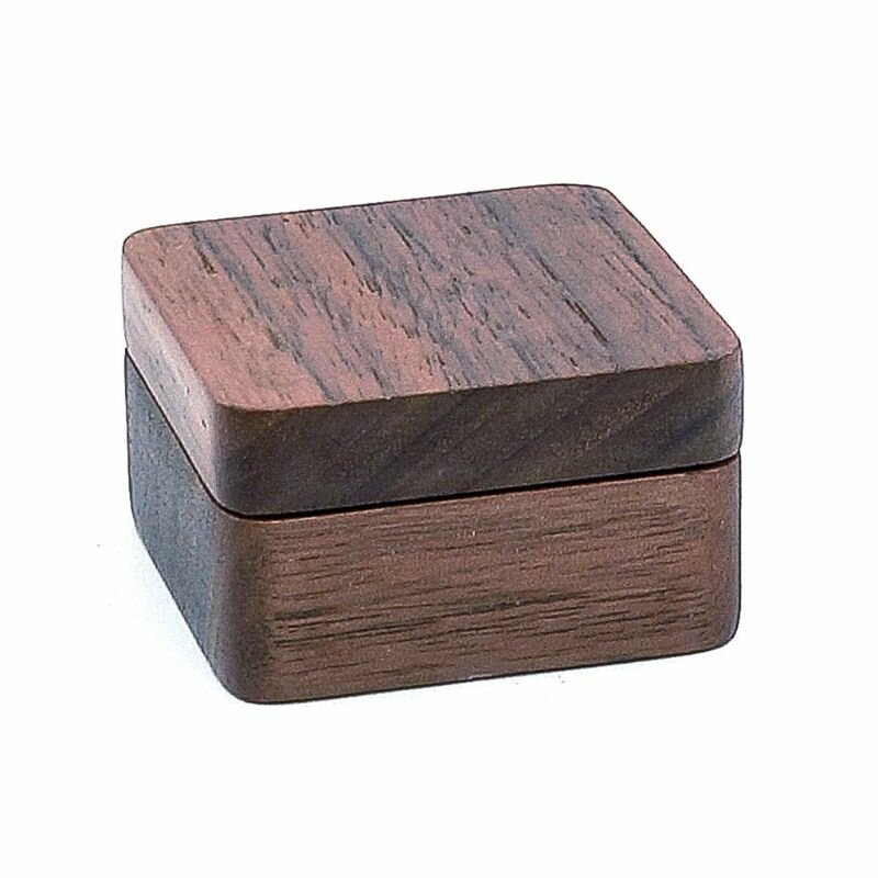 Деревянный футляр для запонок