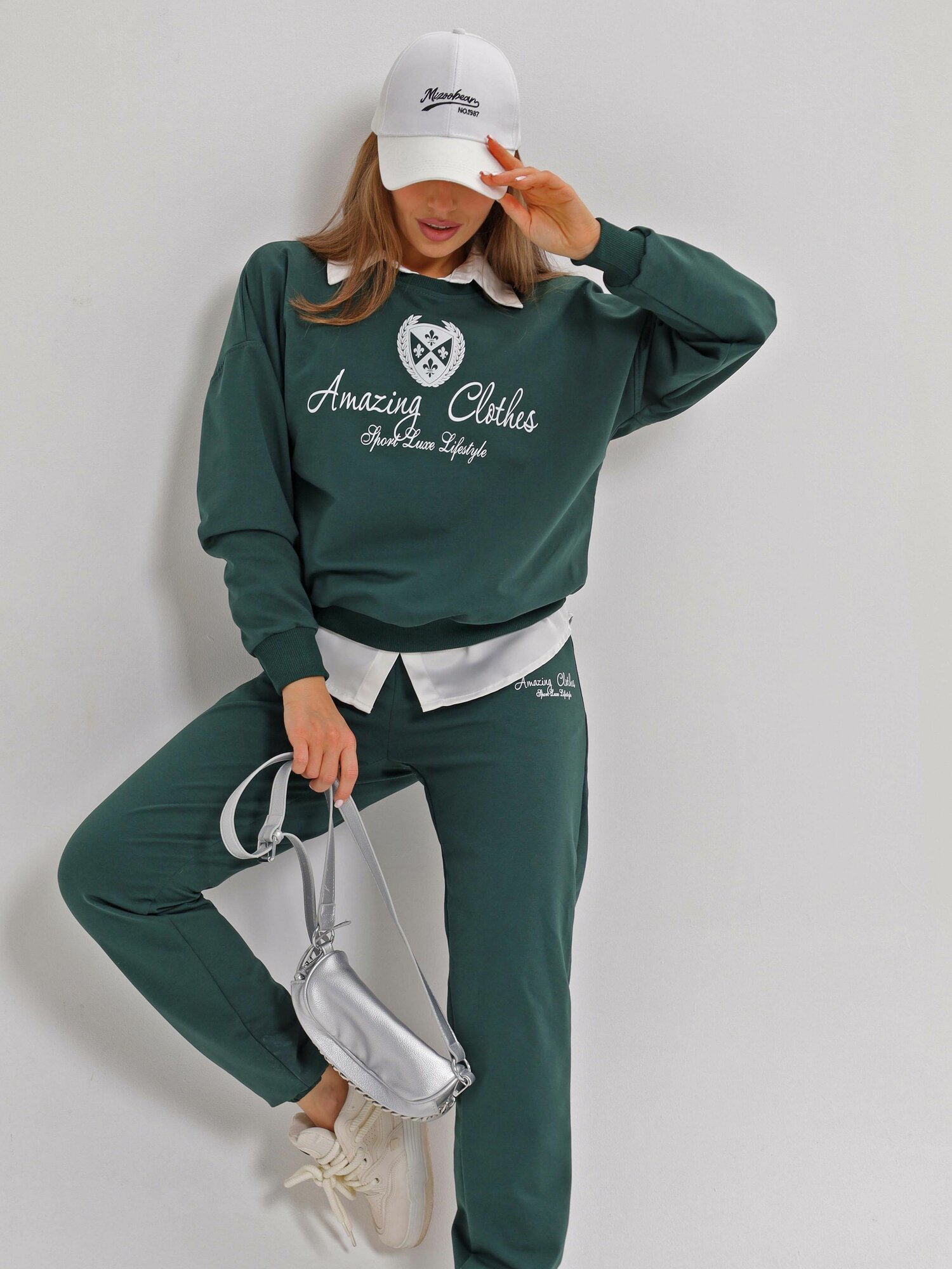 Костюм спортивный