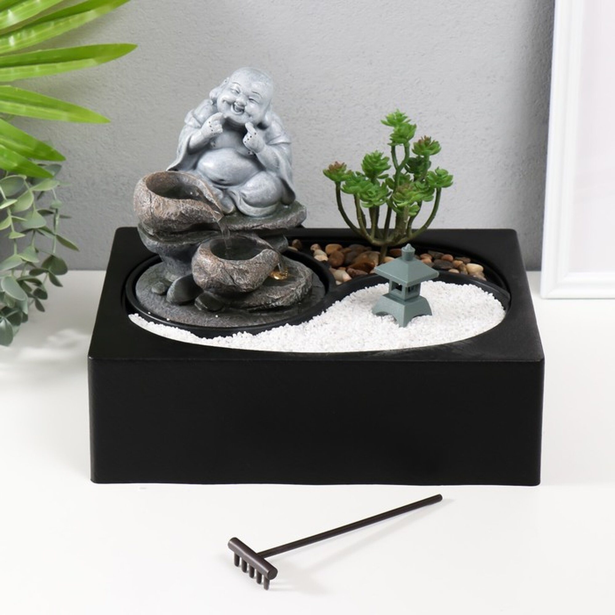 Фонтан настольный, японский сад камней «Хотей на камнях», от сети с подсветкой, 29×21×22 см