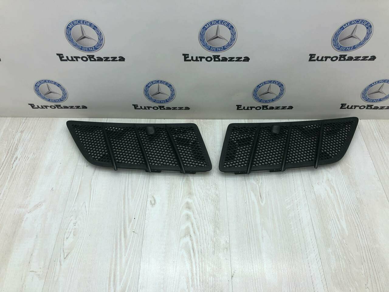 Решетка капота Mercedes W164 A1648800105