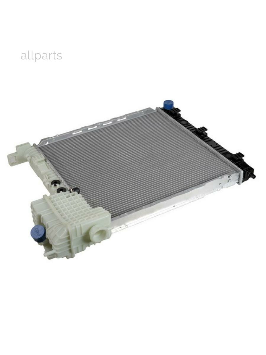 ZENTPARTS Z20390 радиатор сист. охл! без отверстия для вкл. датч вент-ра МКПП 570x558x42\ MB Vito 2.2CDi