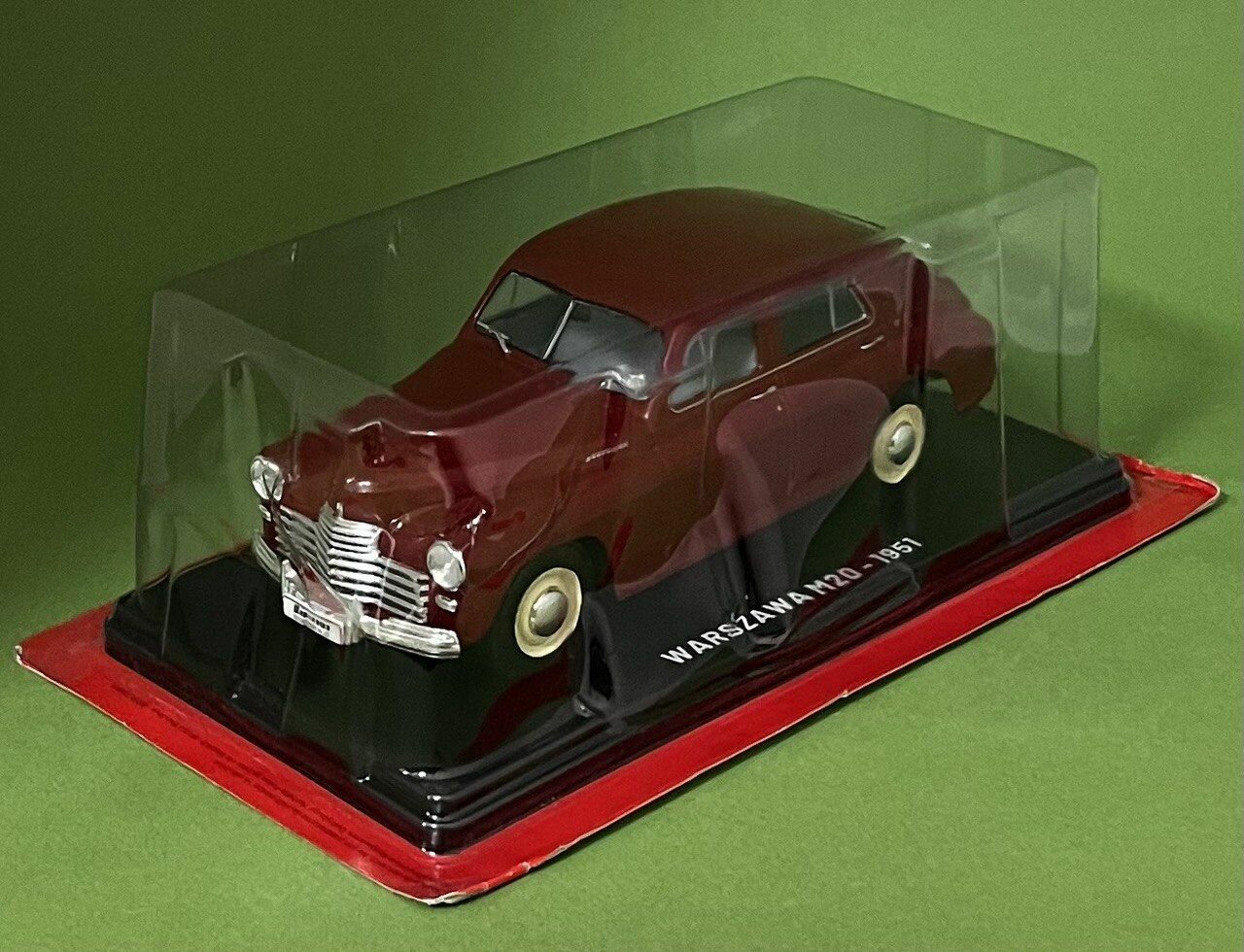 Модель Автомобиля Warszawa M20-1951 / Масштаб 1/24 / Коллекционная