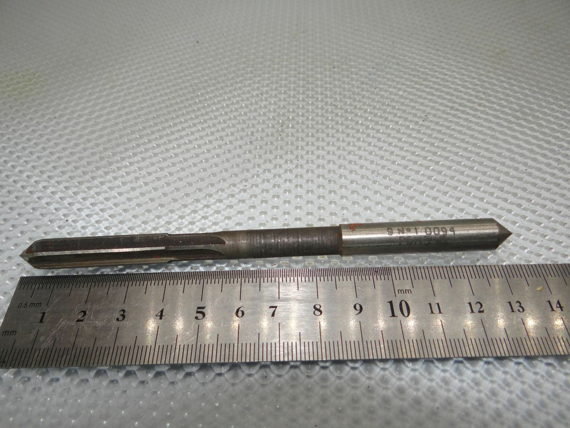 Развертка машинная диаметр 9мм №1 Р6М5 с ц х