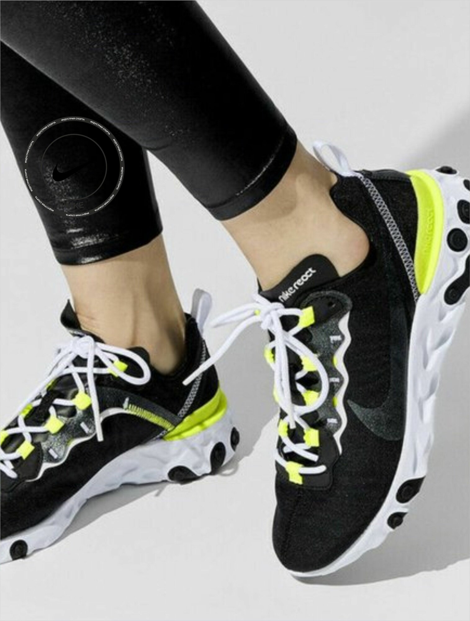 Кроссовки NIKE, размер 5 US, желтый, черный — фото 1