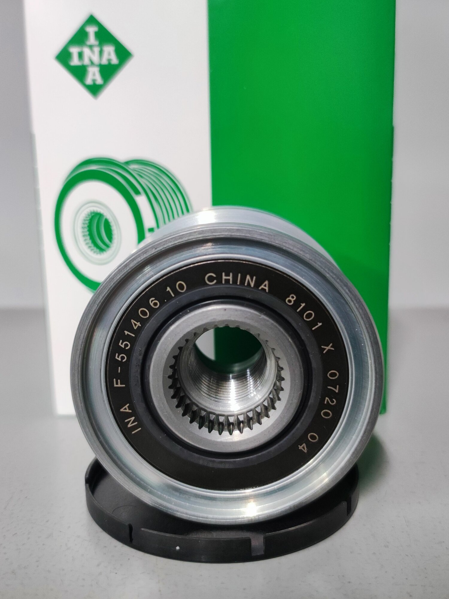 Обгонная муфта генератора INA 535012410 F-551406. XX