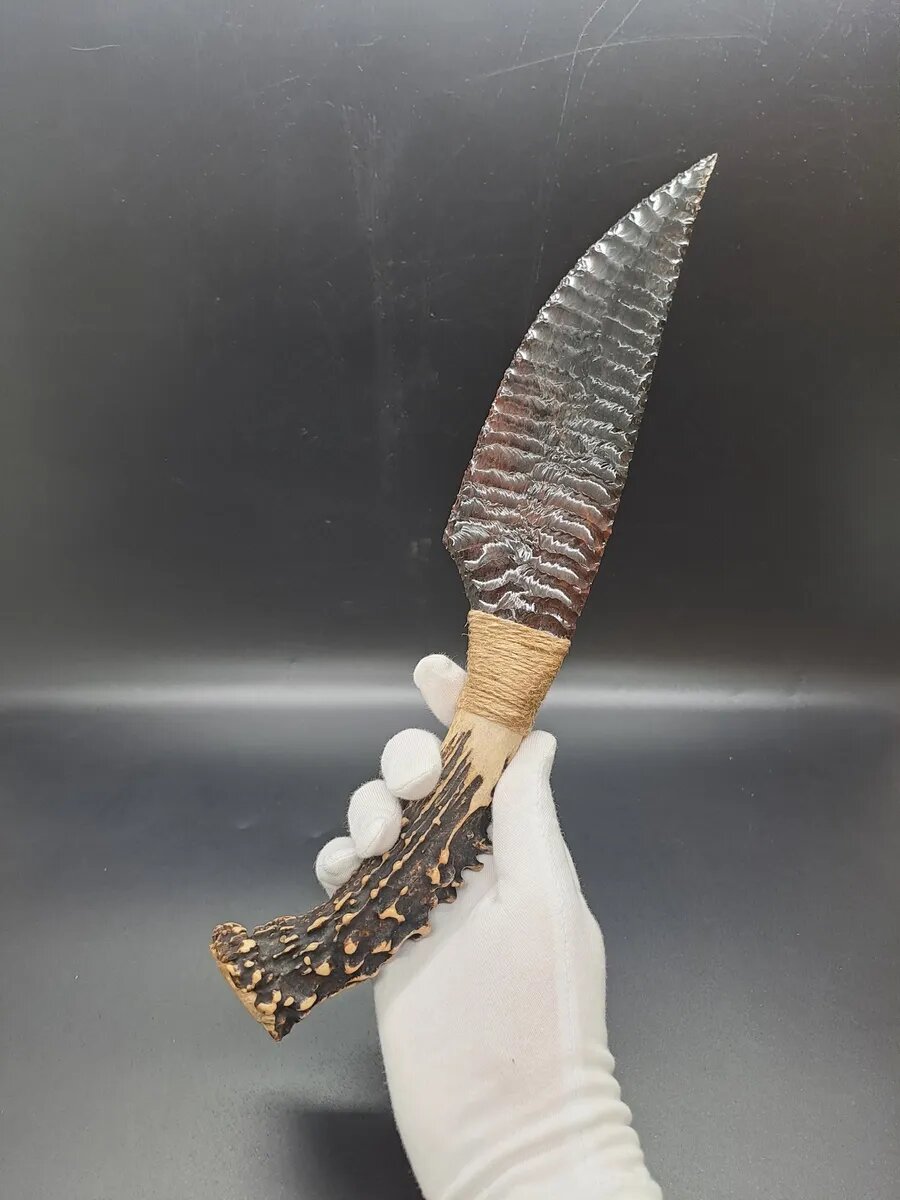 Нож обсидиановый с рукоятью из рога косули 34 см