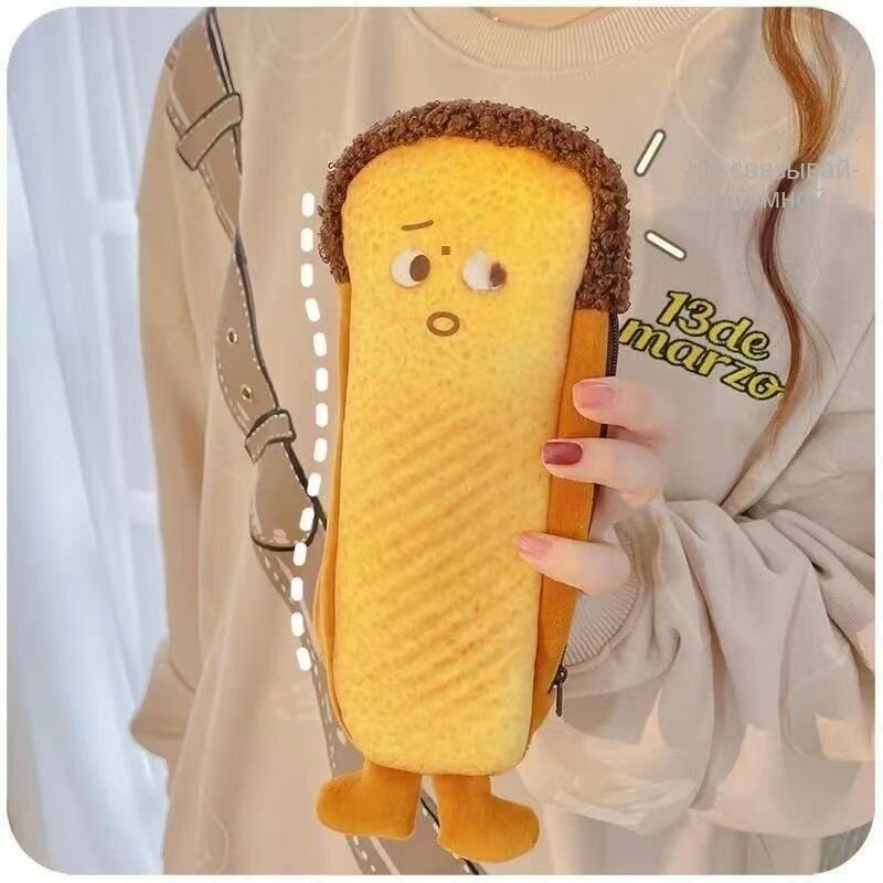 Пенал в виде хмурого хлебушка