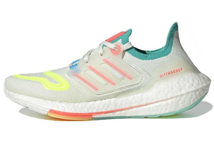 Кроссовки adidas Ultraboost 22