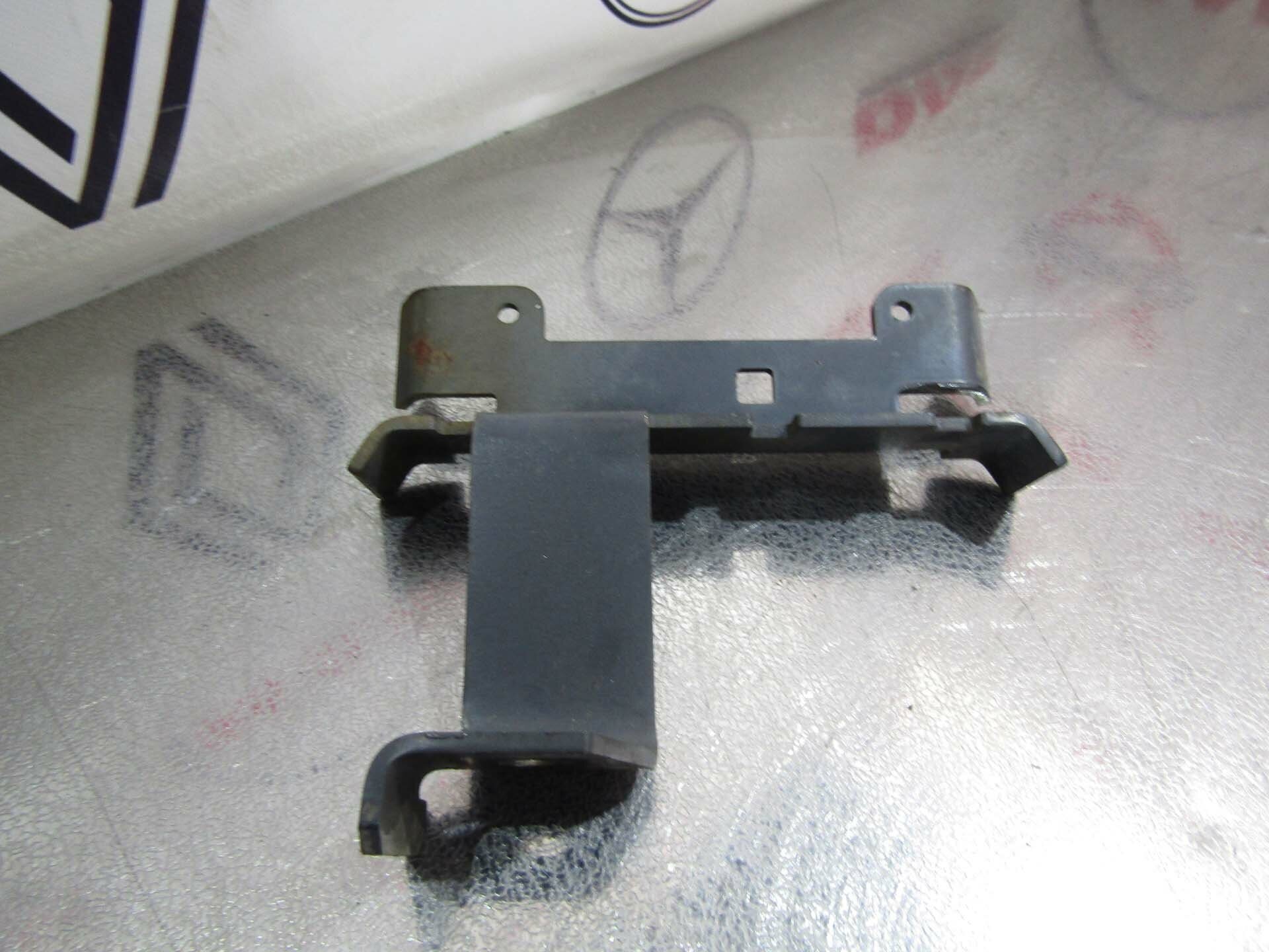 Кронштейн топливной проводки DAF XF105