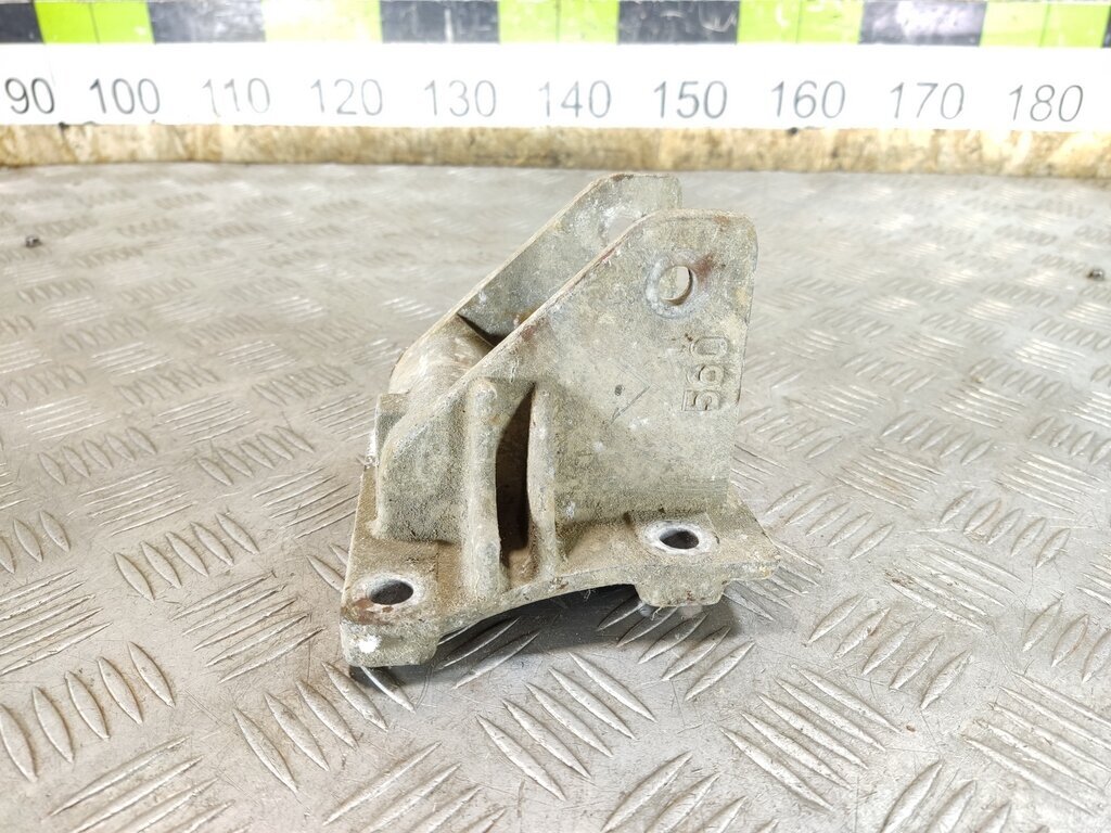 Кронштейн опоры КПП MITSUBISHI арт. MR567560