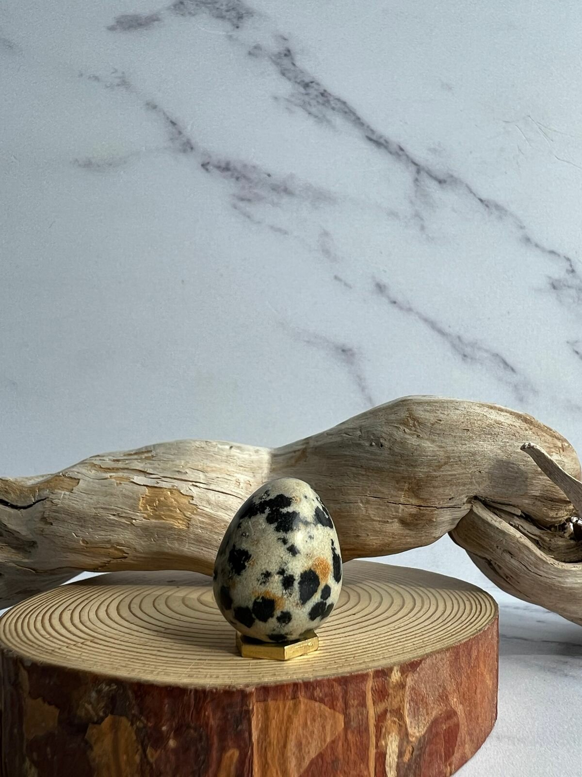 Сувенир на Пасху "Яйцо" из натурального камня Яшма далматиновая, 22х18 мм.