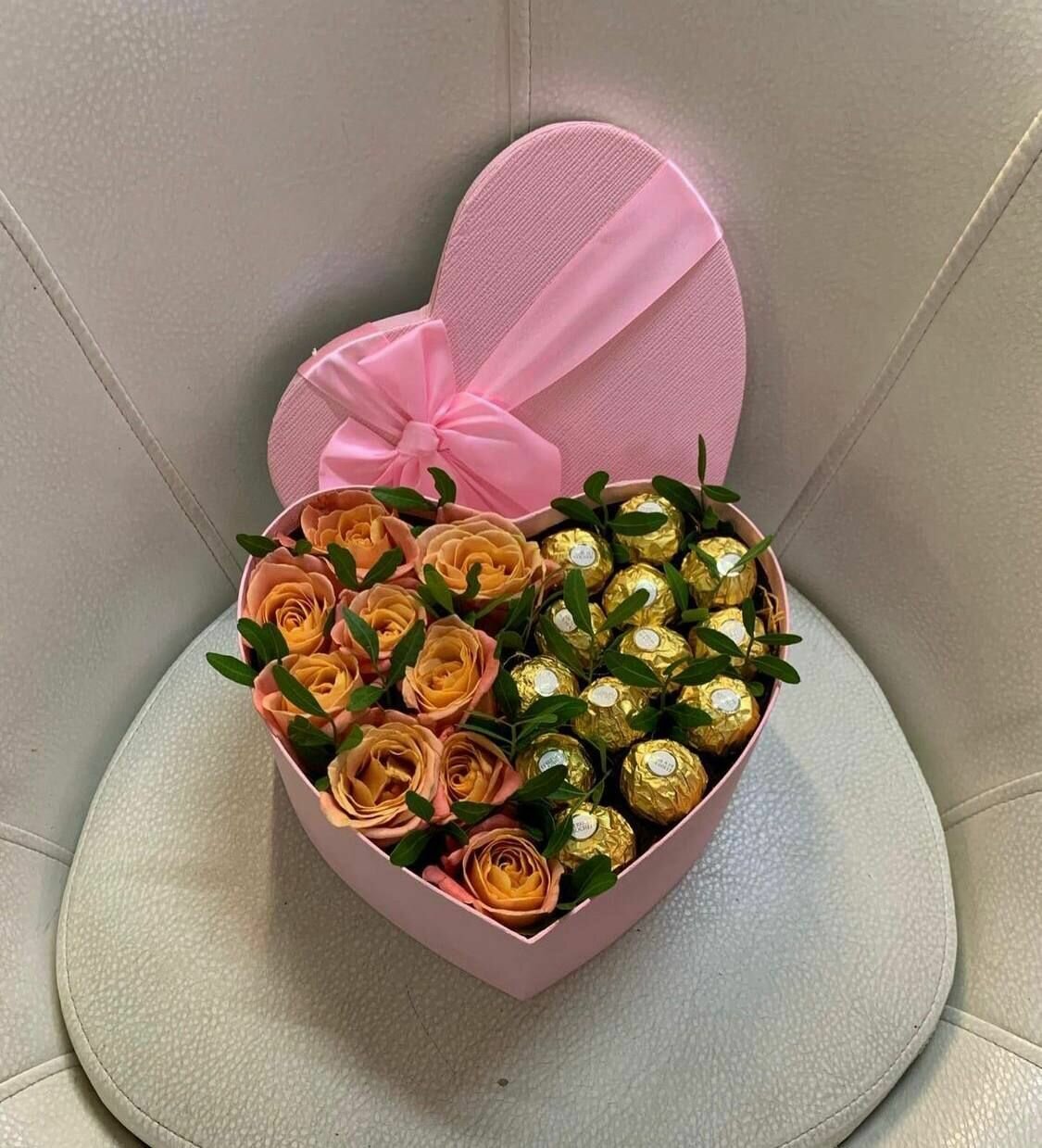 Сердце из и конфет Ферреро Роше / Букет в коробке для любимой девушки