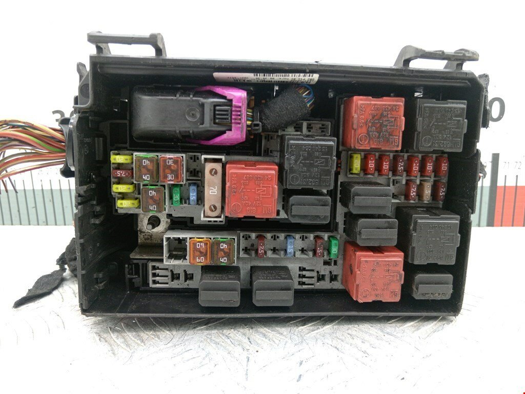 Блок предохранителей Opel Corsa D арт. 2167526