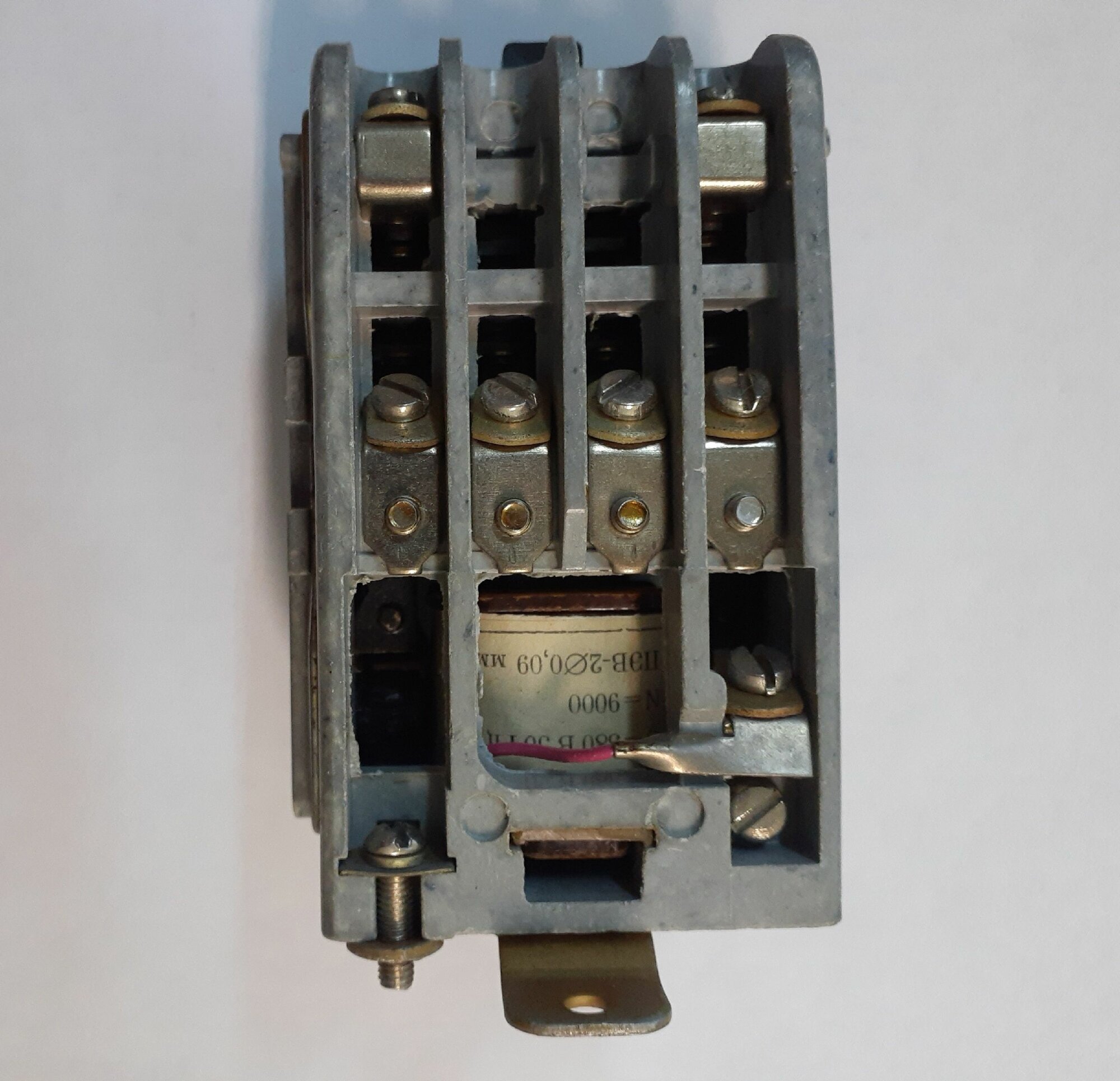 Магнитный пускатель ПМЕ-041-УЗВ, СССР, номинальный ток 4 А, катушка управления 380 В