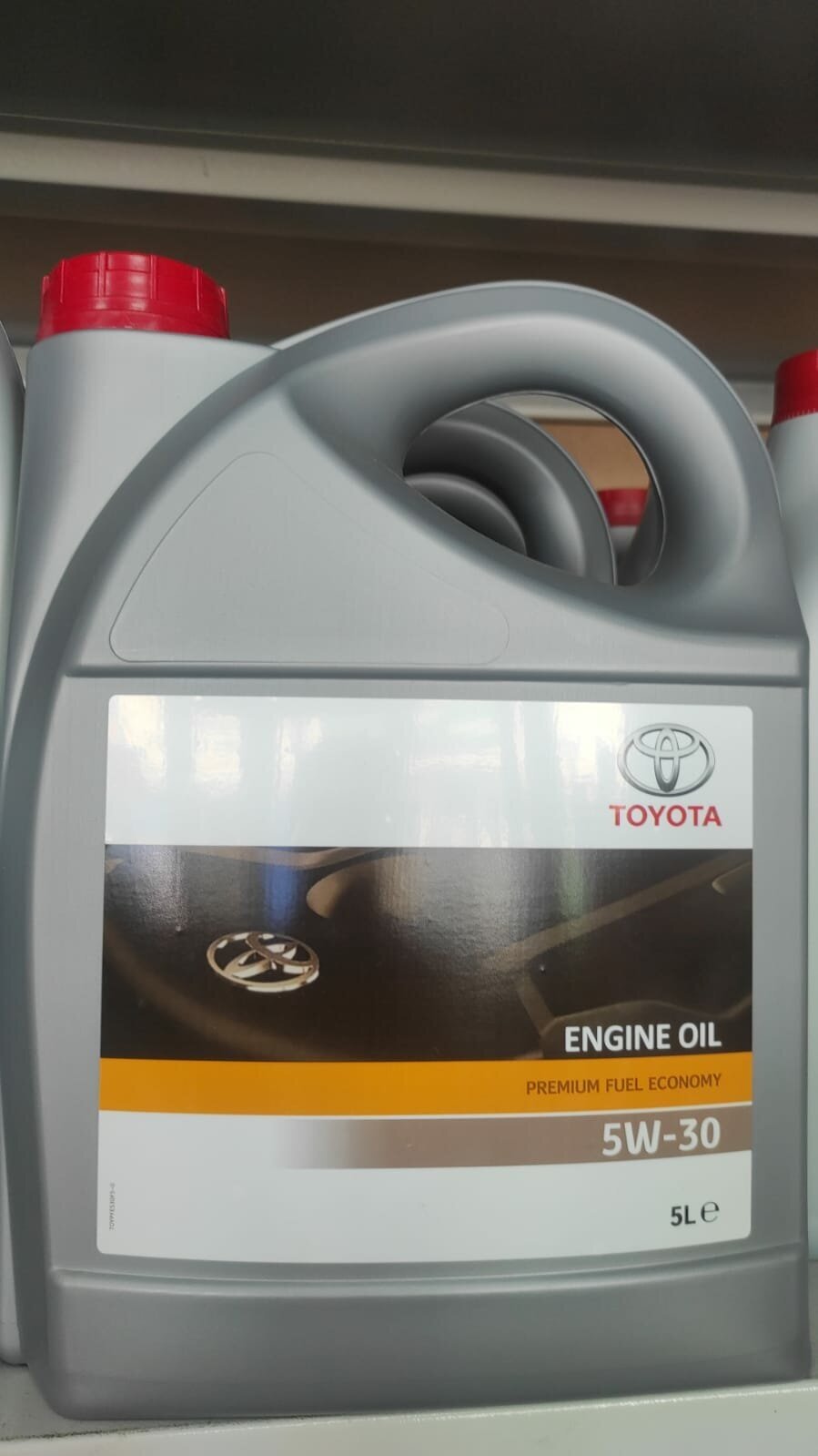 Синтетическое моторное масло TOYOTA Premium Fuel Economy 5W-30, 5 л, 1 шт.