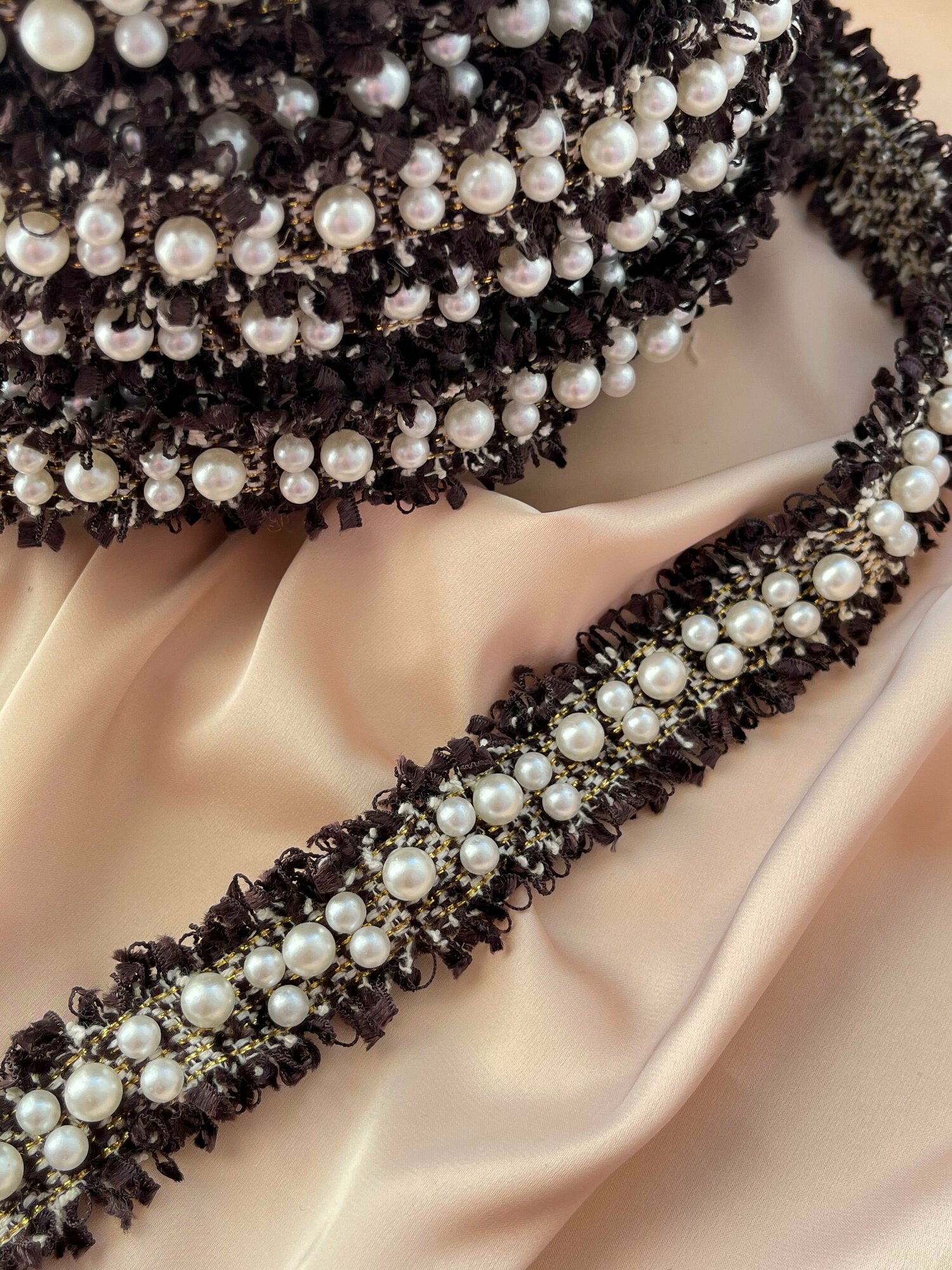 Тесьма коричневая твидовая с жемчугом 1.5 метра