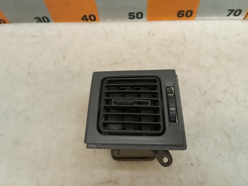 Б/У Только 2005 год ZX4 USA Дефлектор воздушный Ford Focus 2005 1, DFW, zx4 Лев. 352631 FORD арт. 5S4Z19893AAF