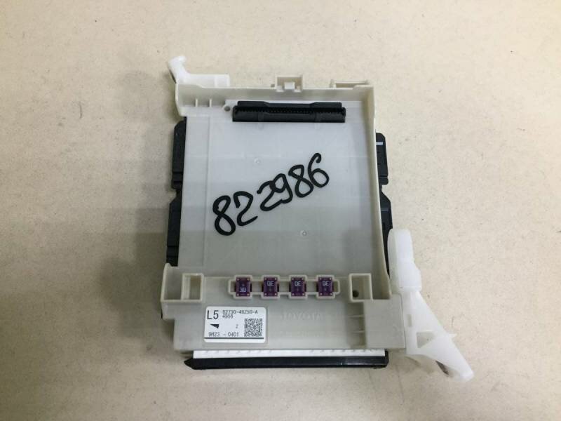 Блок предохранителей Lexus RX 350 2015 кат.номер: 8273048Z50