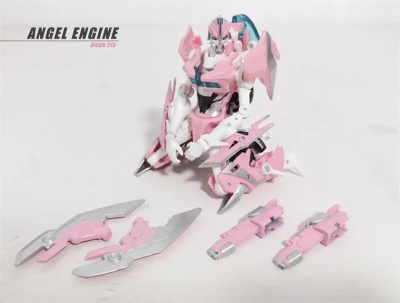 Фигурка мотоцикл Arcee Bandai Розовый, Pink Arcee With Box