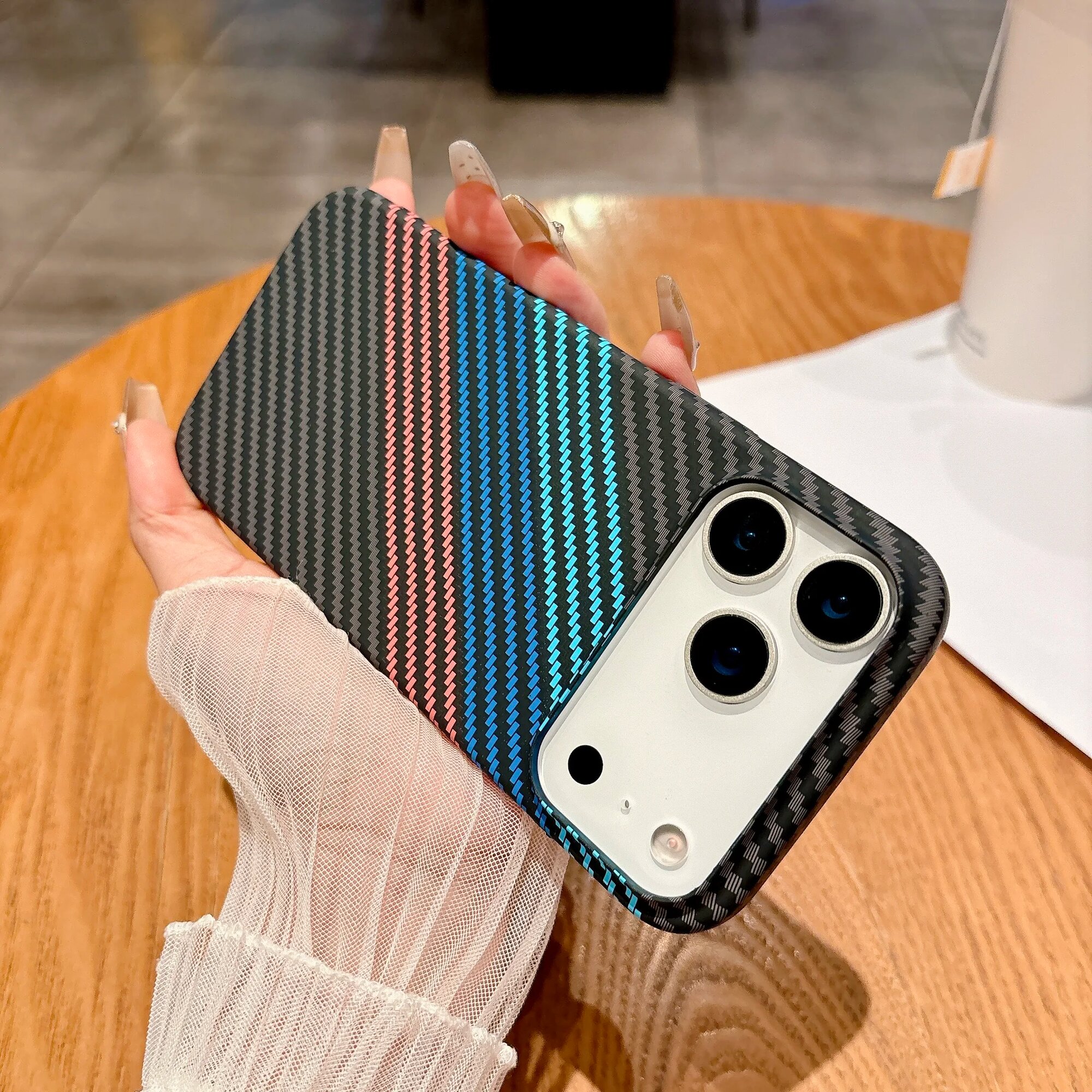 Чехол для iPhone 16 Plus BM3, карбон, магнитный