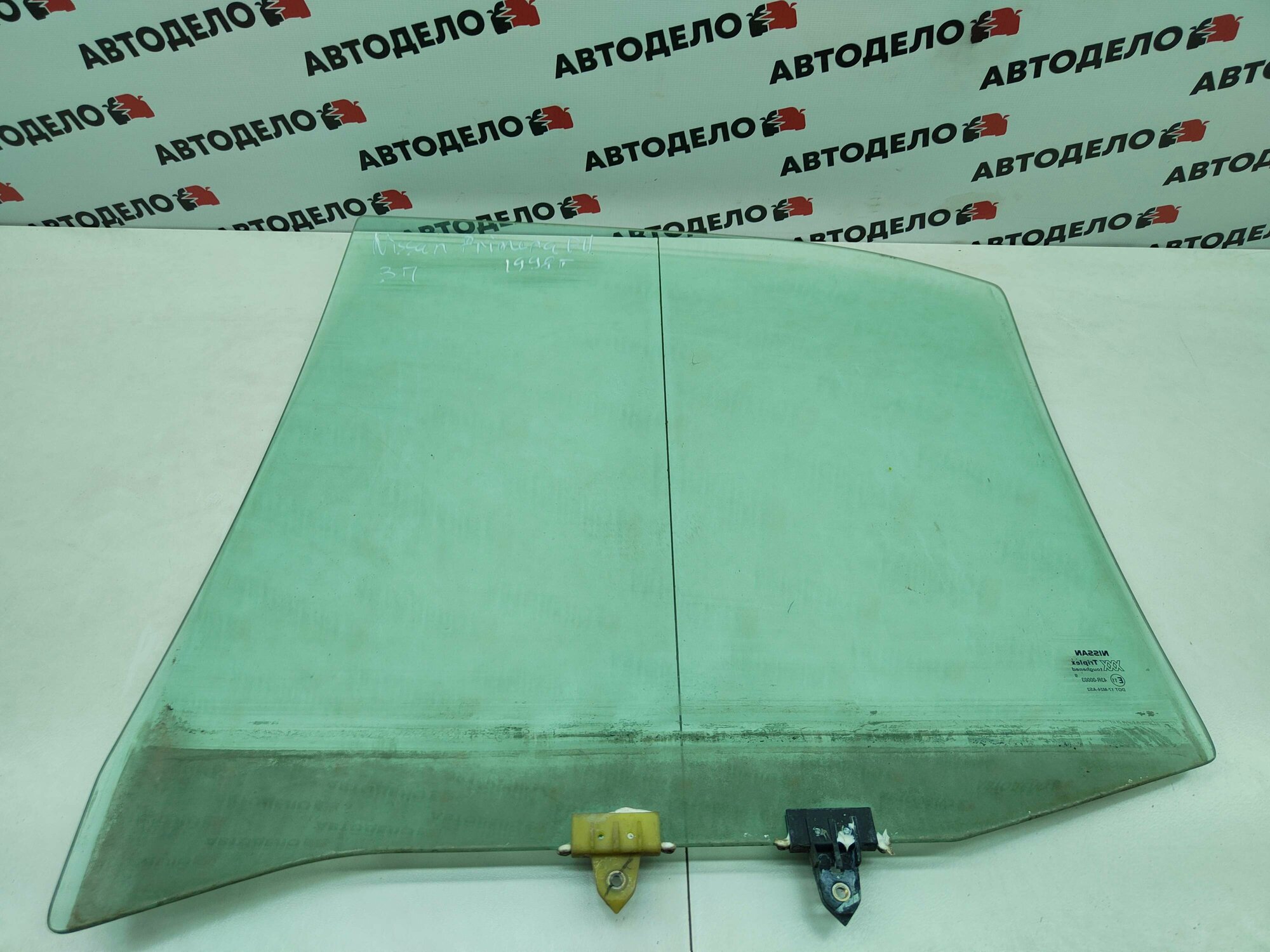 Стекло двери заднее правое Nissan Primera P11 1998