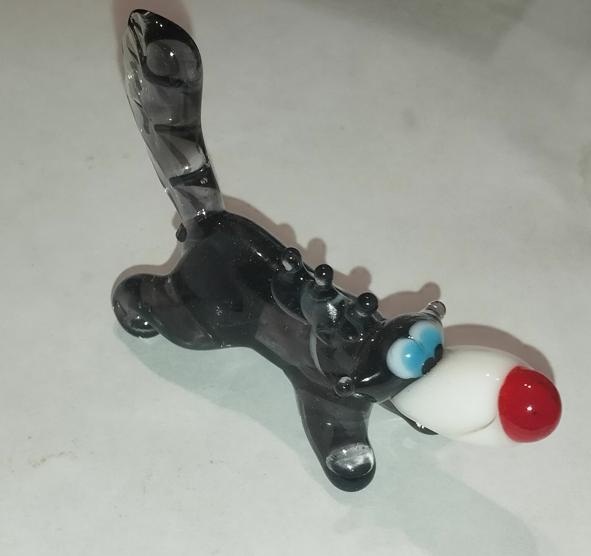 Стеклянная фигурка волк