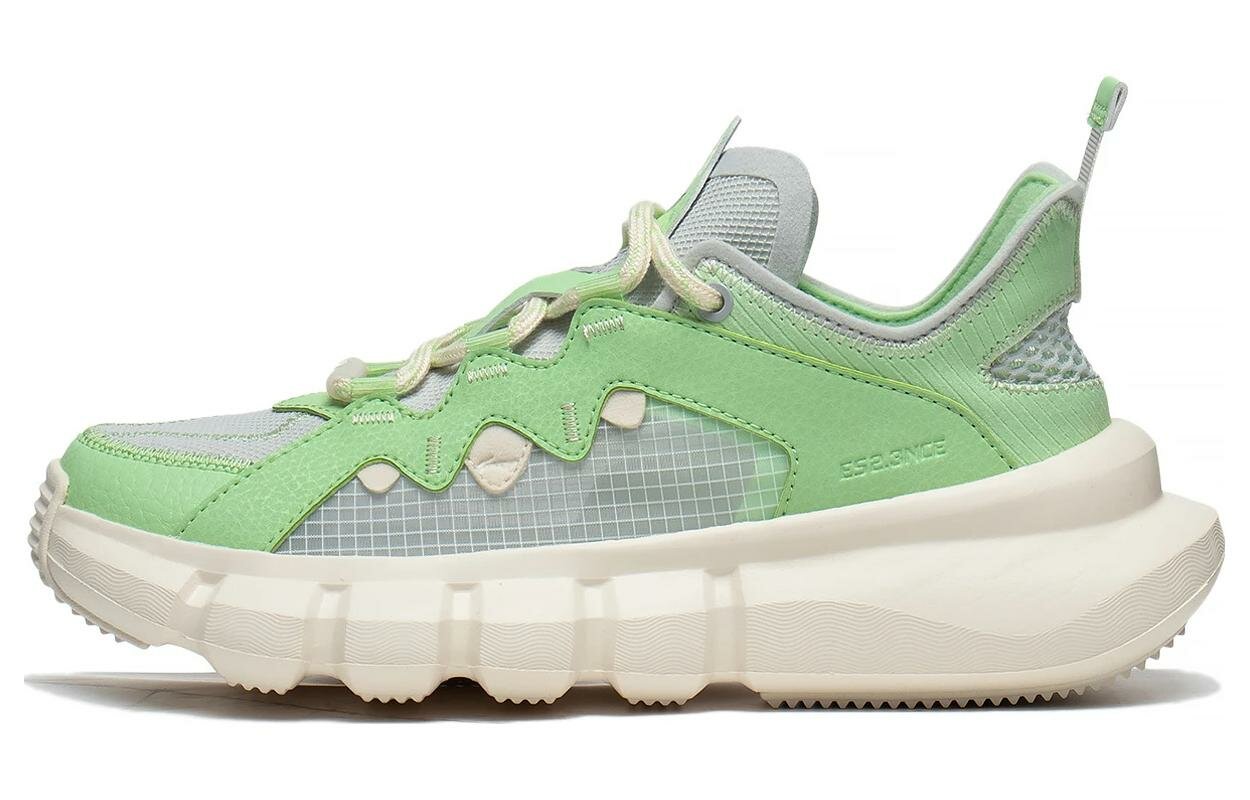 Кроссовки Essence