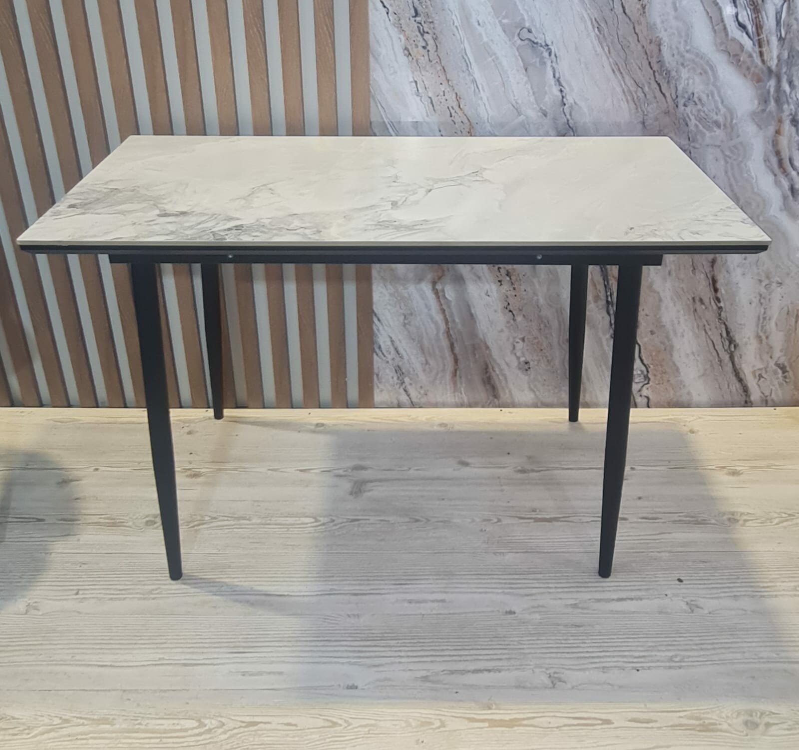 Стол керамогранит в стиле Лофт, основание металл, черное.