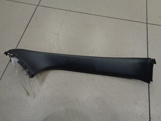 Обшивка двери багажника левая от Subaru Outback BG 1994-1999
