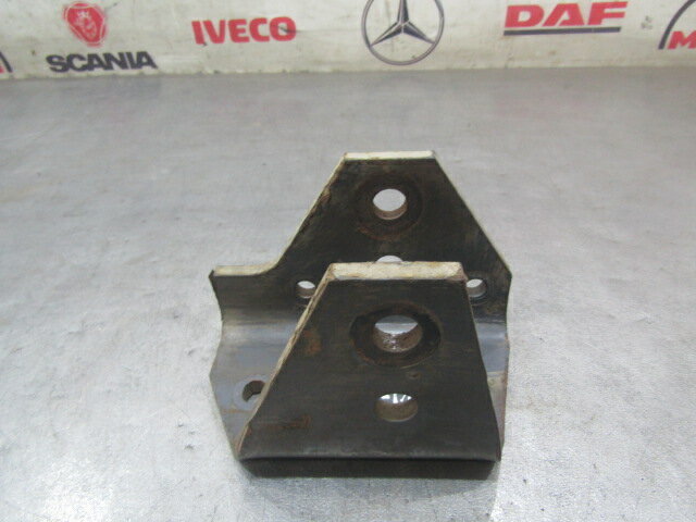 Кронштейн крепления передней рессоры правый Renаult Premium