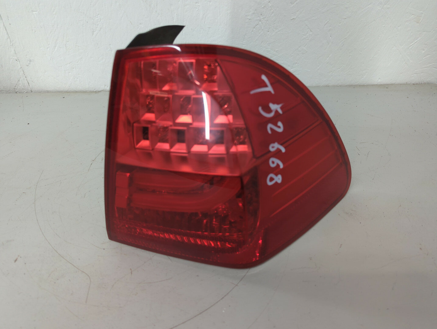 Фонарь (задний) правый BMW 3 E90, E91, E92, E93 Б/У